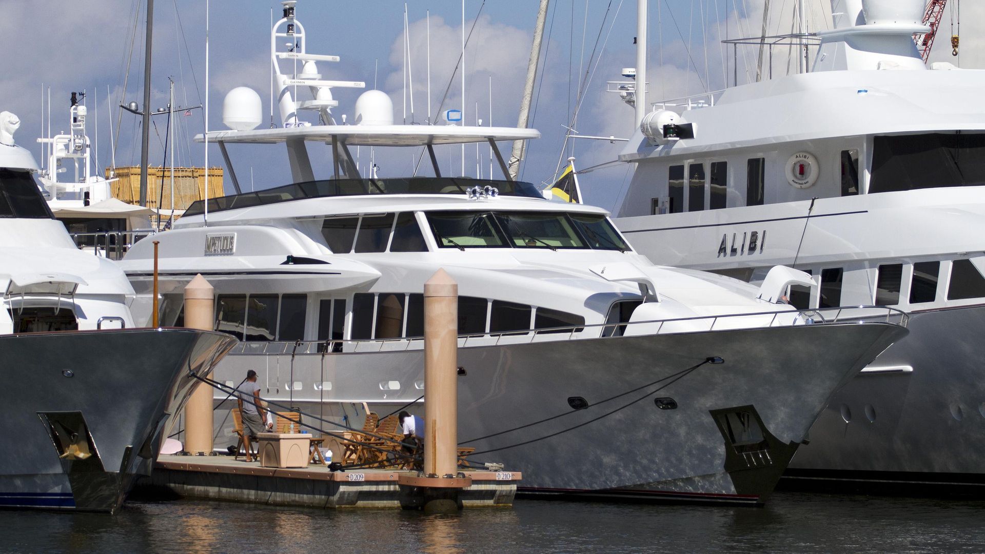 Risk & Reward yacht (Crescent Custom Yachts, 36.27m, 2004)